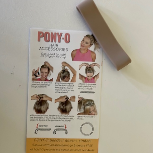 Pony-O | Accessories | One Ponyo Hair Tie Band Clip Sandy Blond | Poshmark